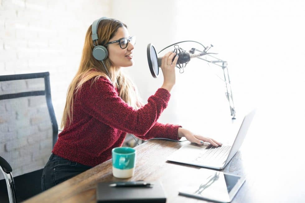How a Virtual Assistant Can Assist You With Speaking Gigs