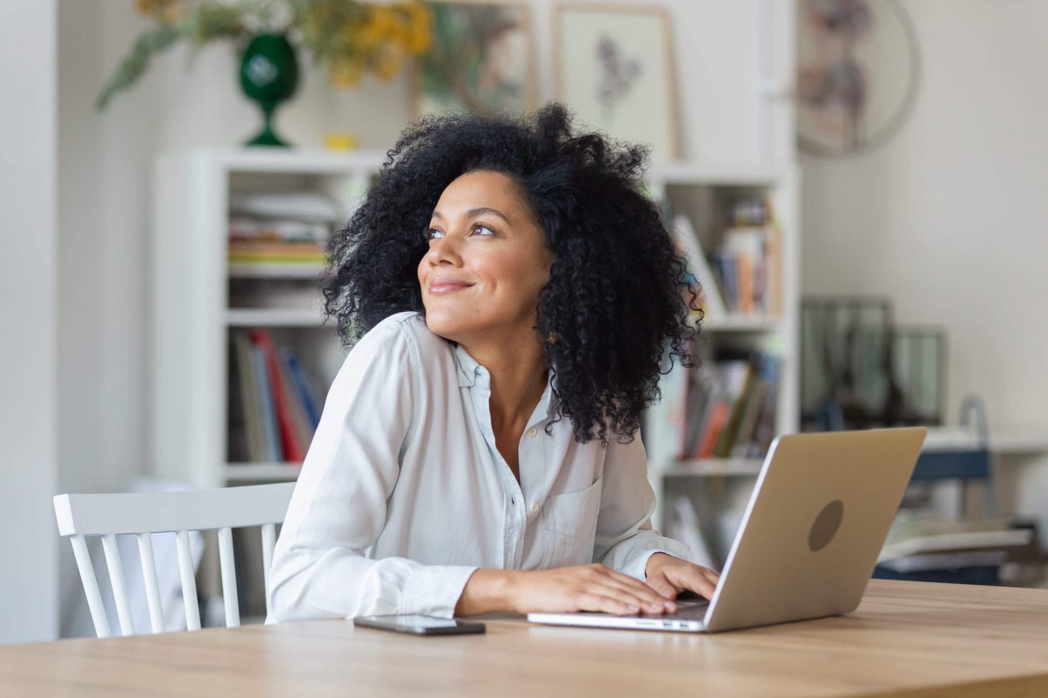 10 Tasks to Outsource to Make Creating Your Next Course a Breeze